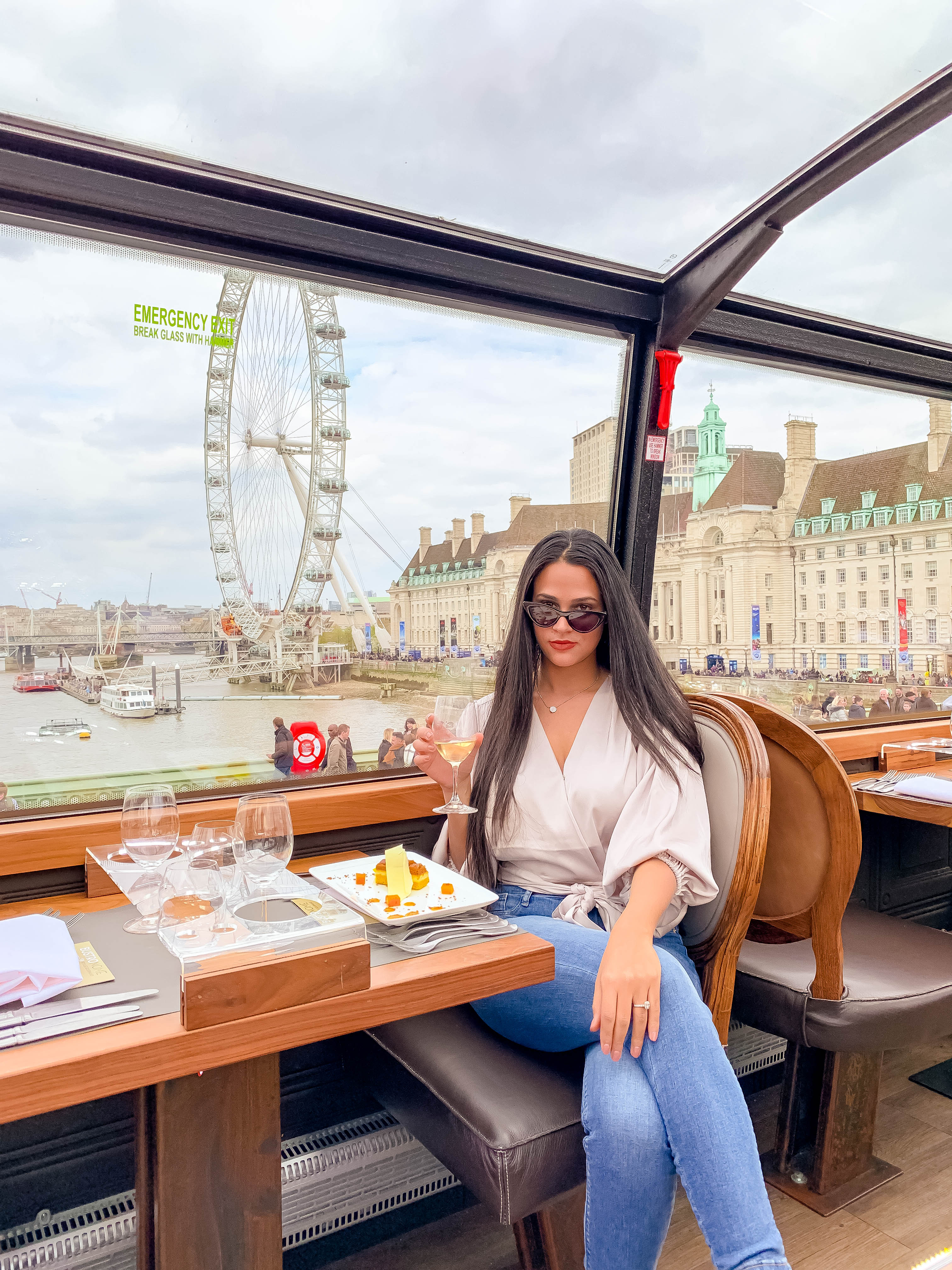bustronome bus tour London – Luxury Voyager