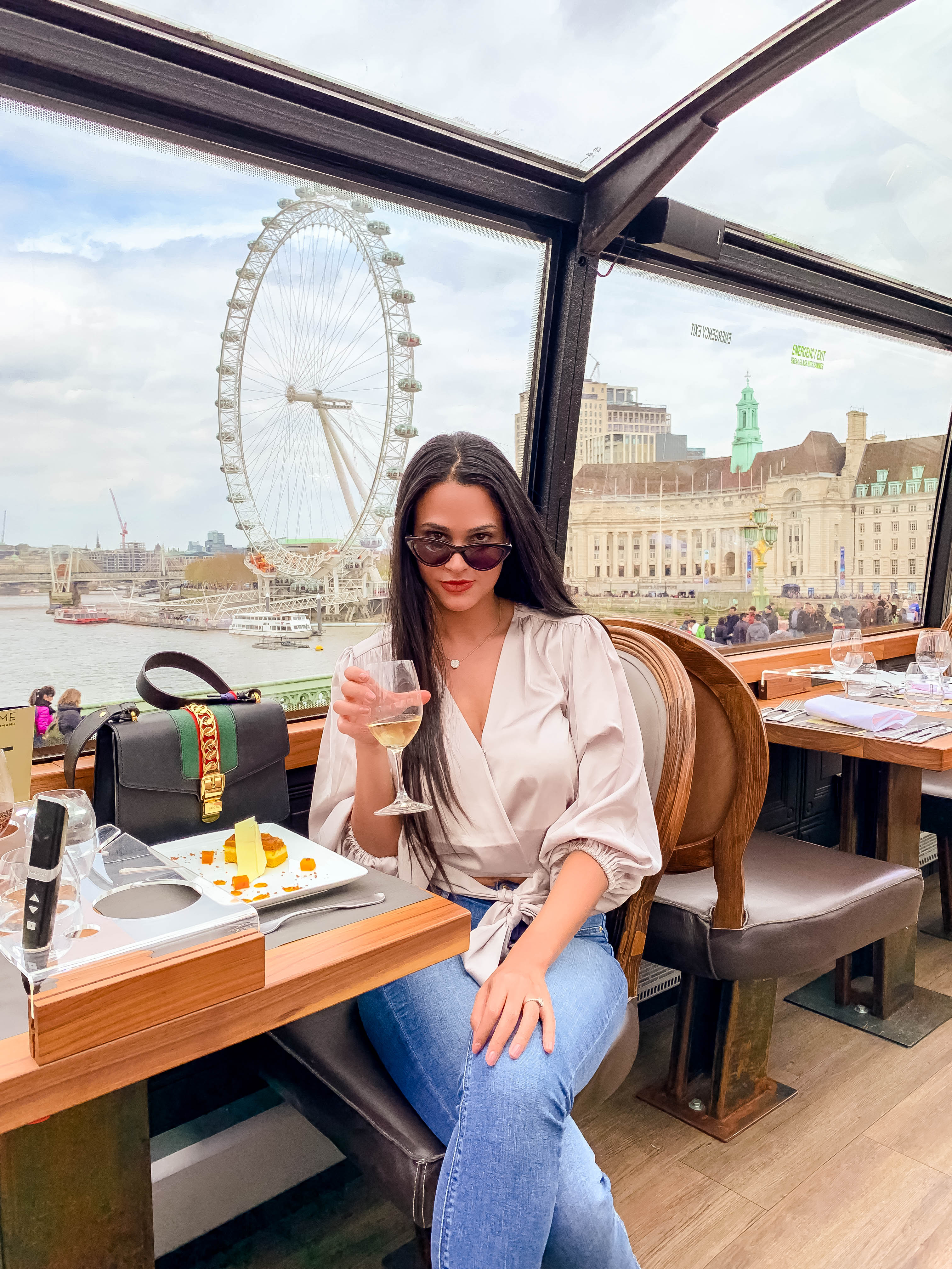 bustronome bus tour London – Luxury Voyager